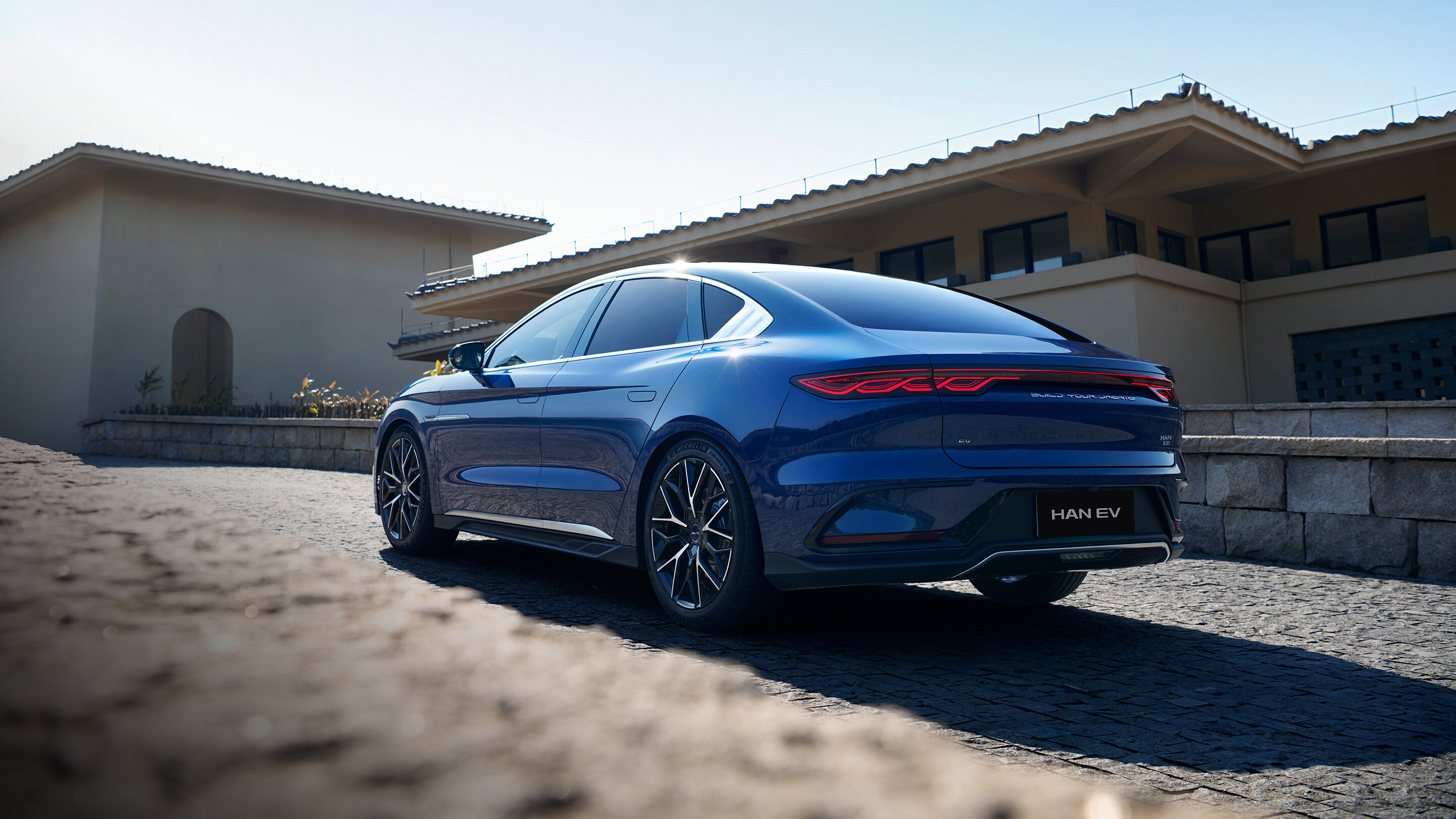 BYD HAN: Sleek and sporty sedan | BYD UAE