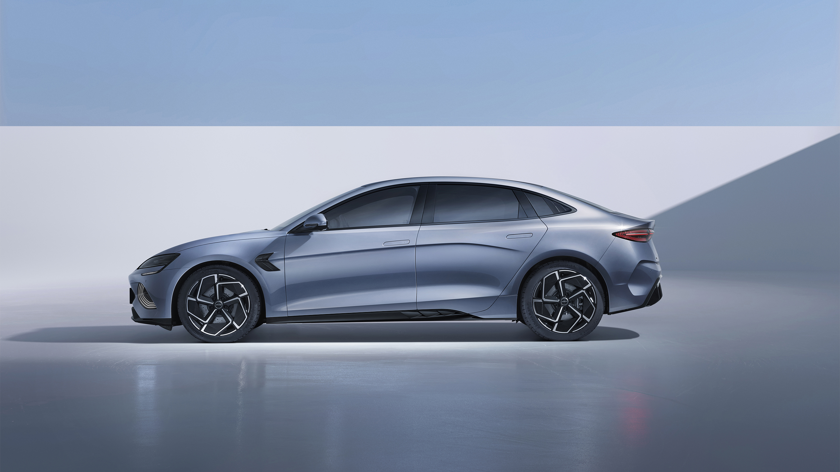 Dynamic and Intelligent | BYD SEAL (LHD)